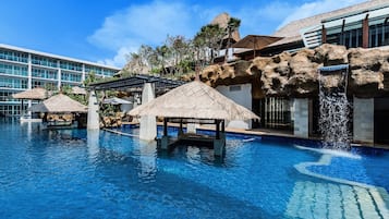 2 piscinas exteriores