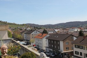 Apartamento, 3 quartos, terraço, vista para a colina | Vista do quarto
