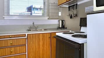 Micro-ondas, fogão, cooktop, cafeteira/chaleira