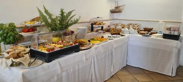 Café da manhã continental grátis todos os dias