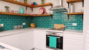 1 quarto, roupa de alta qualidade, berços/camas para crianças grátis 