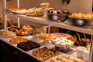 Pequeno-almoço tipo buffet diário incluído 