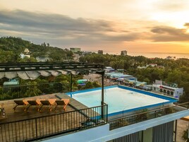 Piscina exterior, uma piscina no terraço 