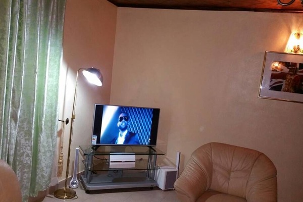 TV de ecrã plano, filmes pagos