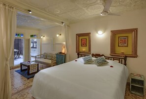 Suite Deluxe, 1 cama king-size, Vista para a cidade | Comodidade do quarto