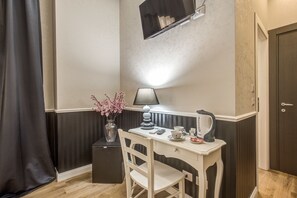 Quarto Duplo Superior, 1 cama queen-size | Lençóis de algodão egípcio, roupa de alta qualidade, edredões de penas 