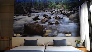 Quarto Twin | Secretária, Wi-fi grátis, roupa de cama fornecida