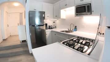Estúdio superluxo, 1 cama King | Cozinha privada | Geladeira, micro-ondas, fogão, cooktop