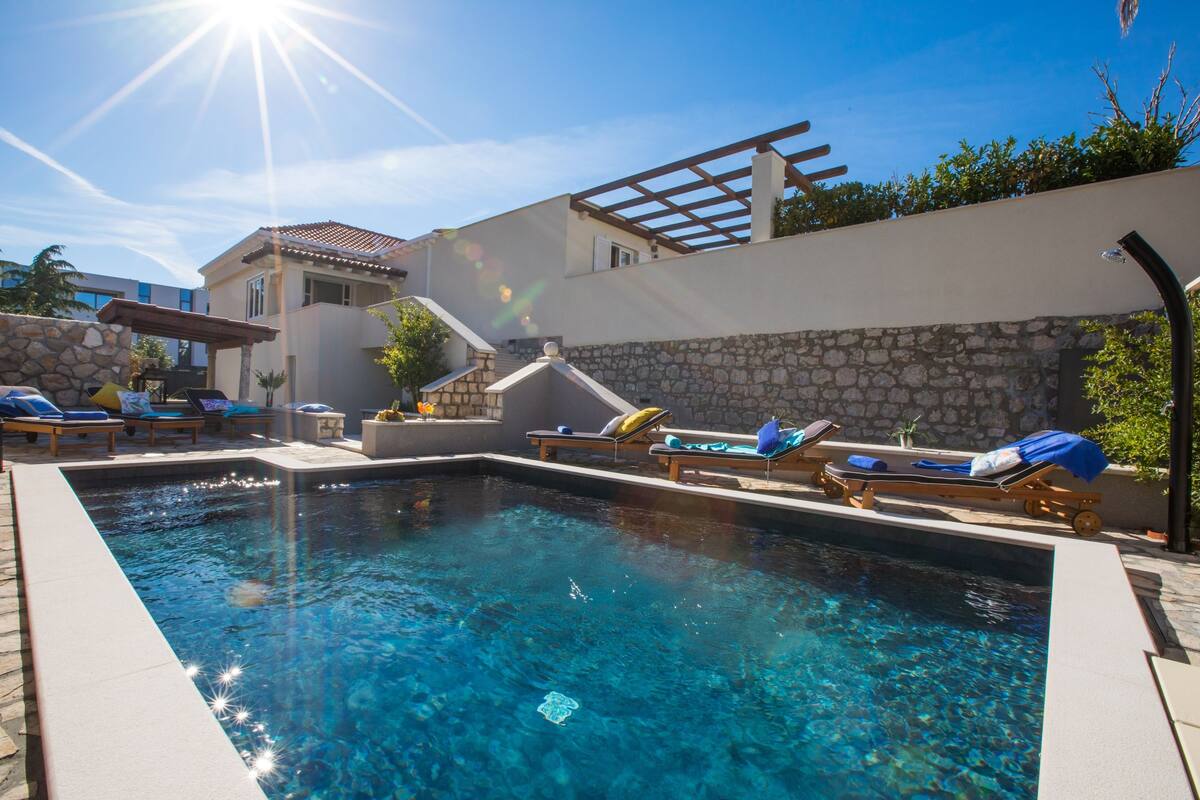 Penthouse Premium, piscina privativa (BLUE DIAMOND) | Roupa de alta qualidade, cofre no quarto, secretária 