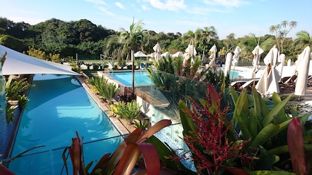 4 piscinas exteriores, guarda-sóis, espreguiçadeiras . Breakers Resort 414