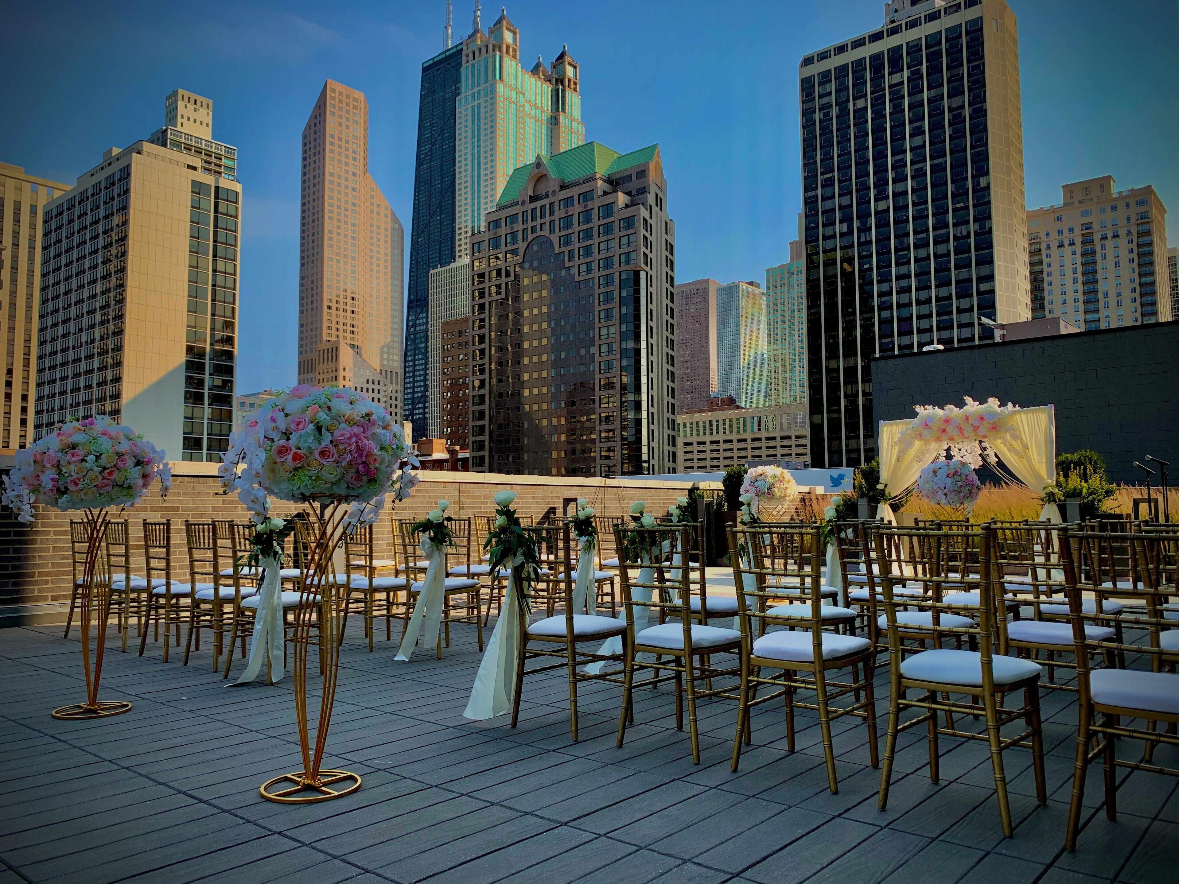 15 Best Chicago Hotels With Rooftop Bars - Updated 2023 | Trip101