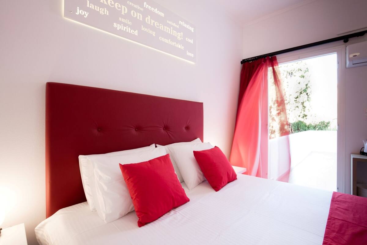 Quarto casal superior, sacada | Cofres nos quartos, quartos à prova de som