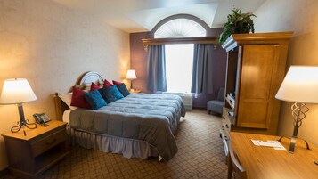 King Suite, Non-Smoking | Ferro/tábua de engomar, Wi-fi grátis, roupa de cama fornecida 