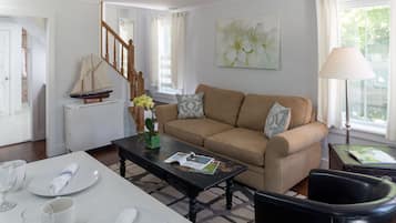Suíte, 1 cama King, cozinha americana (Living Room) | Sala de estar | TV de tela plana