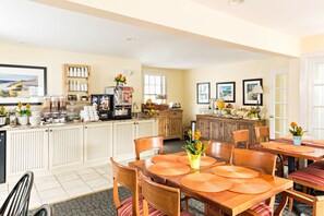 Pequeno-almoço tipo buffet diário incluído 