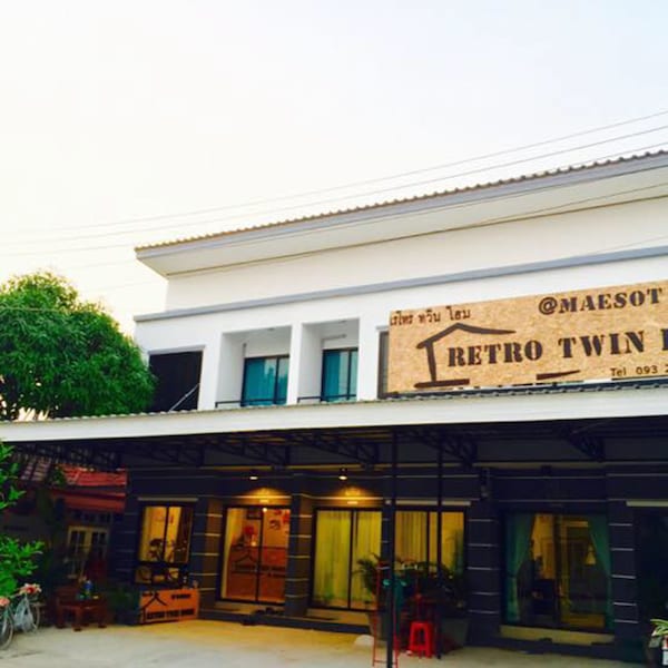 Retro Twin Home At Maesot - Mae Sot