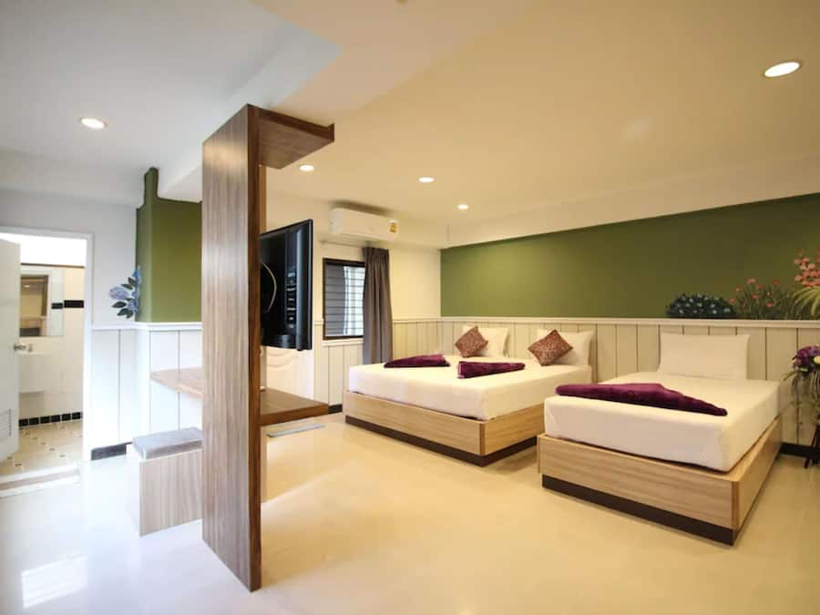 Quarto luxo | Cortinas blackout, Wi-Fi de cortesia, roupa de cama