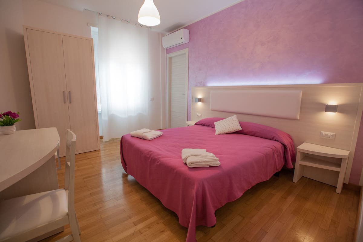 Quarto casal ou duplo | Roupas de cama premium, frigobar, cofres nos quartos