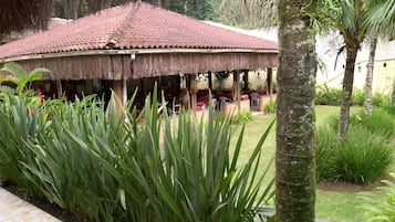 Área de estar no saguão