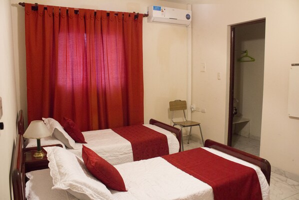 Apartamento | 2 quartos, cortinas/cortinados opacos, ferro/tábua de engomar