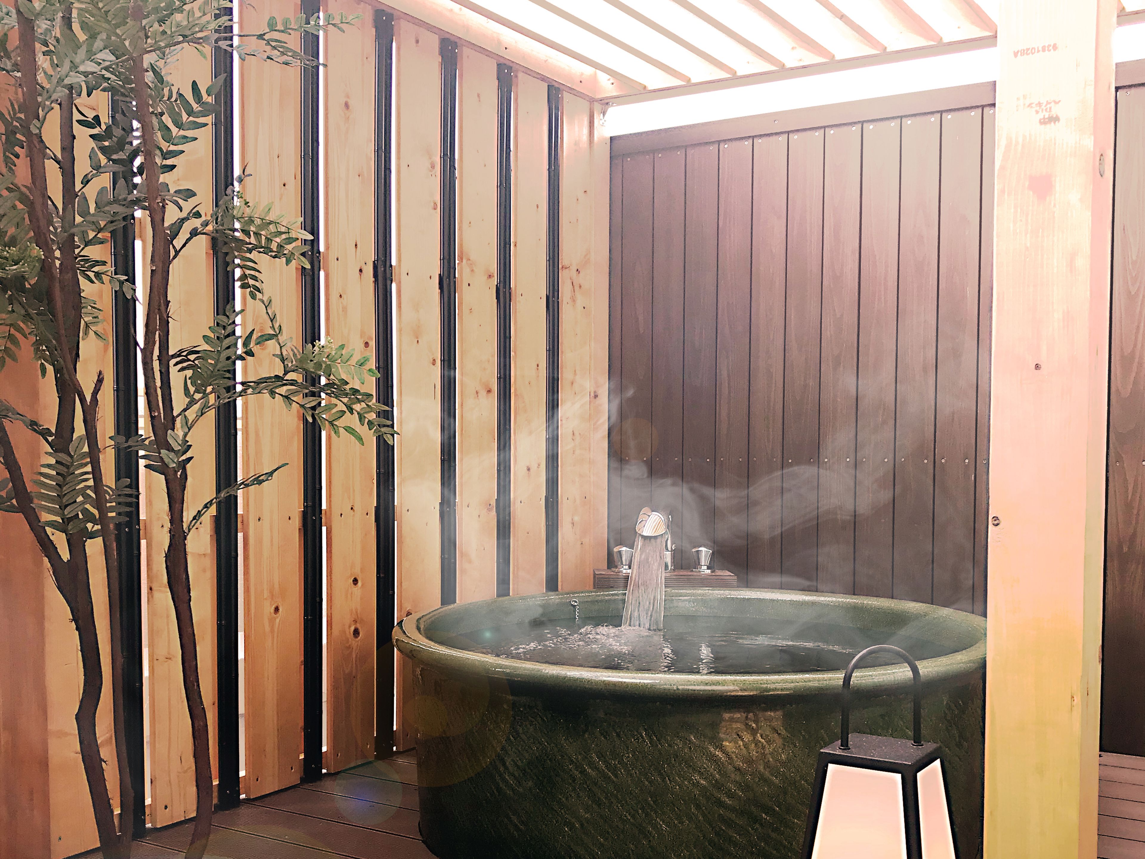 Quarto duplo superluxo, para não fumantes (OpenAirBath, ExtraBed from 5th adult) | Comodidades do banheiro | Produtos de toalete grátis, secador de cabelo, roupões de banho 