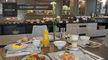 Café da manhã com buffet grátis todos os dias