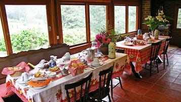 Pequeno-almoço tipo buffet diário incluído