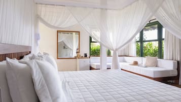 Suíte Varanda QPL | Minibar, cofre no quarto, cortinas/cortinados opacos