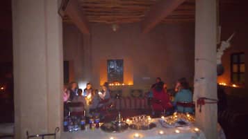 2 restaurantes, pequenos-almoços servidos, cozinha marroquina