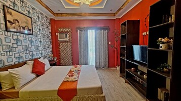 Quarto Clássico, 1 quarto, varanda | Com decoração personalizada, com mobília individualizada, secretária 