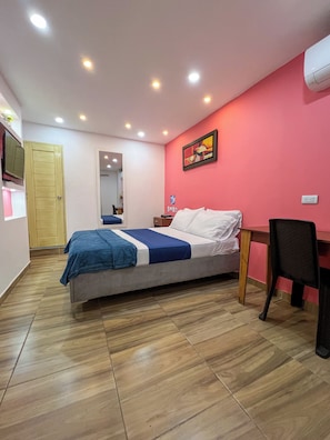 Suíte júnior | Escrivaninha, espaço de trabalho para notebook