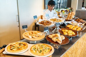 Café da manhã com buffet todos os dias mediante uma taxa