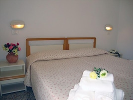 Quarto casal ou duplo | Cofres nos quartos, berços (sobretaxa), Wi-Fi de cortesia