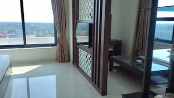 Suite, 1 quarto | 1 quarto, minibar, cofre no quarto, secretária