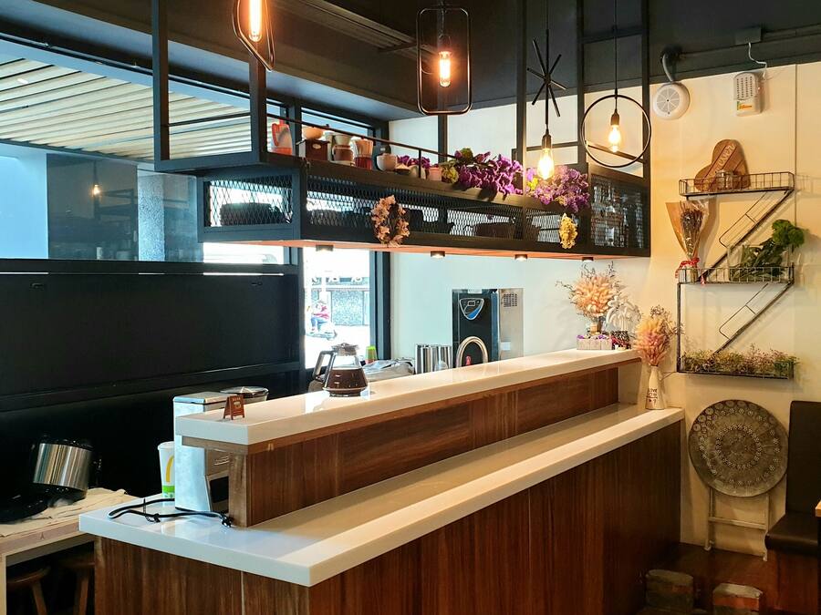 Café da manhã completo grátis todos os dias