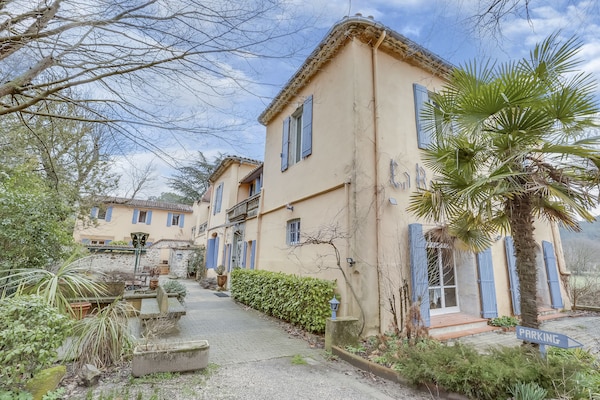 Logis Hôtel Le Domaine De La Régalière - Gard