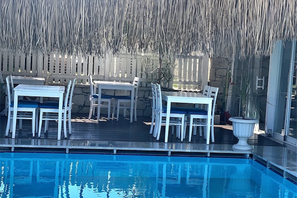 Quarto luxo | Roupas de cama premium, frigobar, cofres nos quartos, escrivaninha