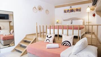 Roupa de alta qualidade, minibar, cofre com capacidade para portátil