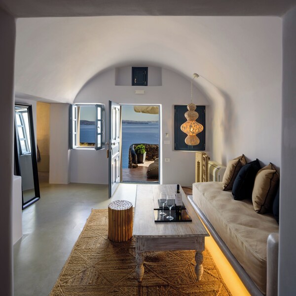 Nostos Apartments - Oia
