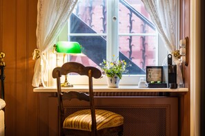 Roupa de alta qualidade, com decoração personalizada 