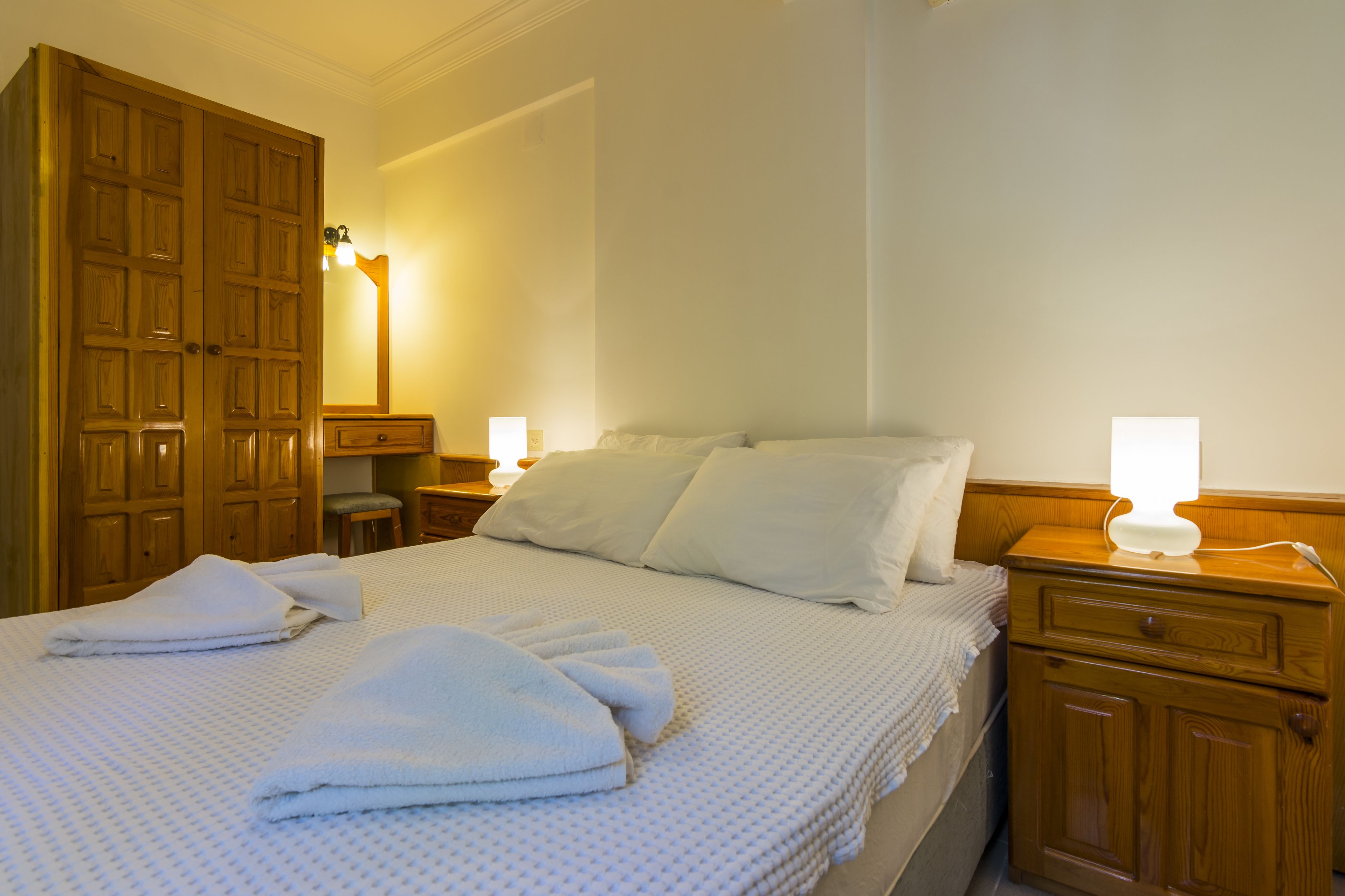 Minibar, cofre no quarto, quartos insonorizados, Wi-fi grátis 