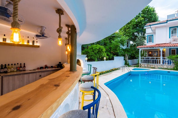 Bar à beira da piscina