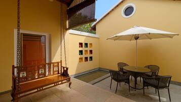 Quarto (Garden Facing Cottage) | Cofres nos quartos, escrivaninha, Wi-Fi de cortesia, roupa de cama