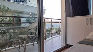 Minibar, secretária adequada para computadores portáteis