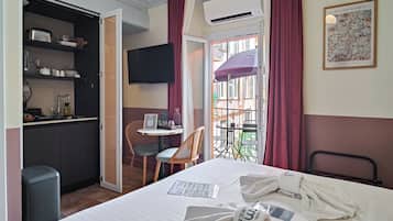 Studio Standard 15m² avec Balcon | Roupas de cama premium, cofres nos quartos, quartos à prova de som