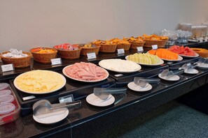 Pequeno-almoço tipo buffet diário incluído