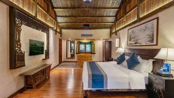 Quarto Deluxe, 1 cama king-size | 1 quarto, roupa de alta qualidade, minibar, cofre no quarto