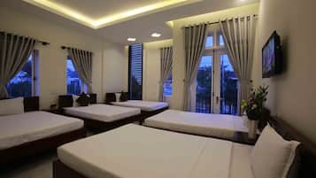 Dormitório compartilhado | Frigobar, cofres nos quartos, escrivaninha, quartos à prova de som