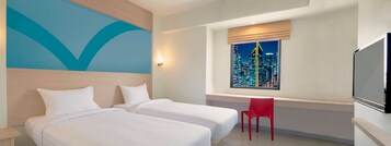 Quarto duplo standard | Edredons de pluma, cofres nos quartos, escrivaninha