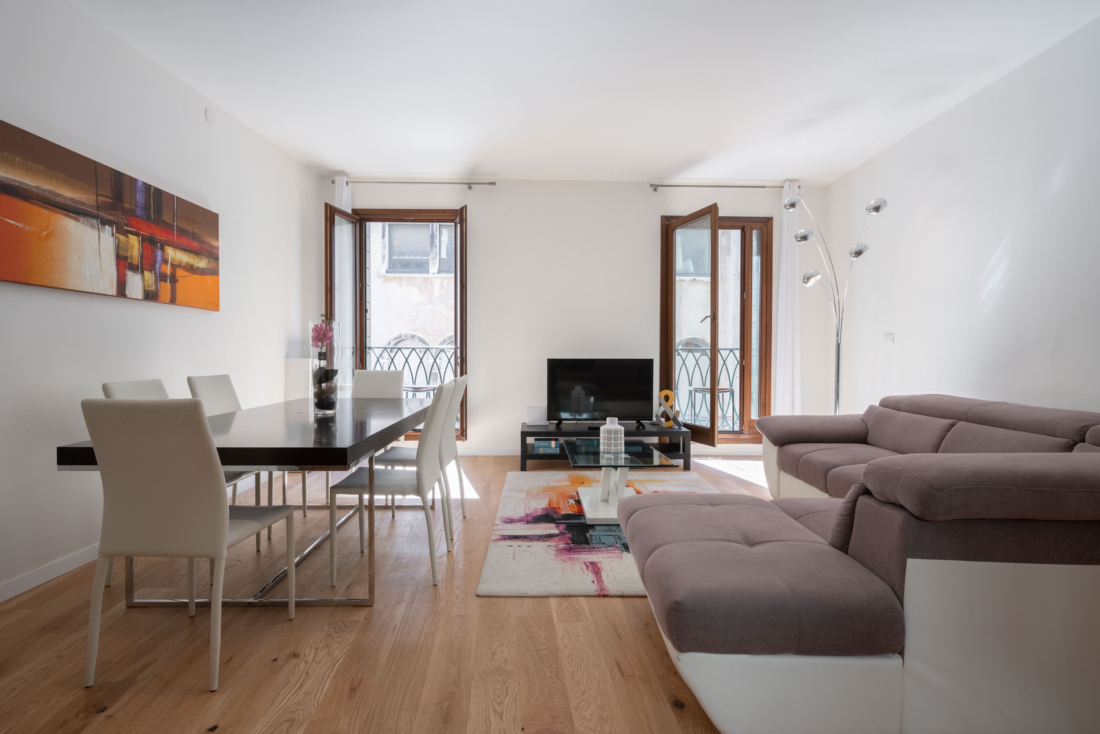 Apartamento, 2 quartos, terraço (Check-in online) | Sala de estar | TV de tela plana